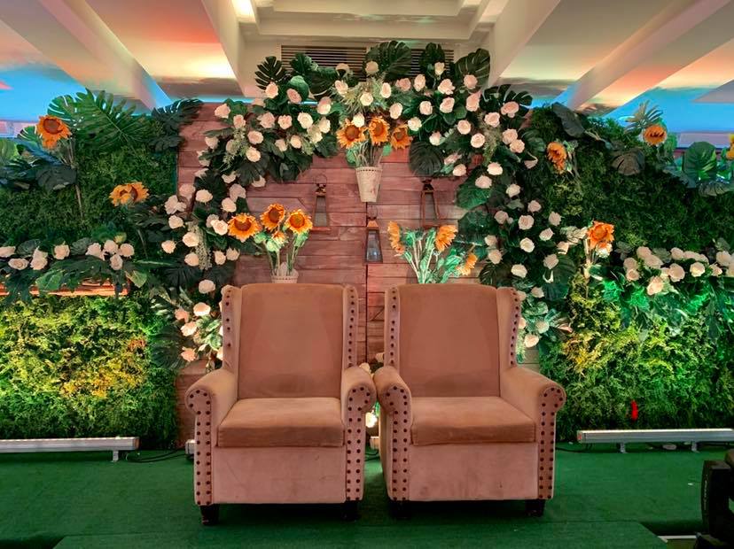 Another successful Event! Rustic Sunflower Themed Wedding for Dr. Simp ...